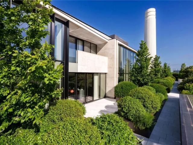 3 Bedroom Apartment Battersea London LS102596464
