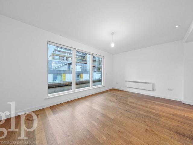 3 Bedroom Apartment, Berwick Street, Soho, W1F