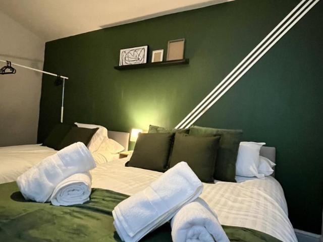 3 Bedroom Apartment Birmingham Birmingham 99387238