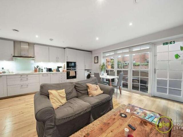3 Bedroom Apartment Blackheath Great London LS99204104