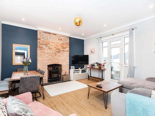 3 Bedroom Apartment Bournemouth Dorset LS100426435