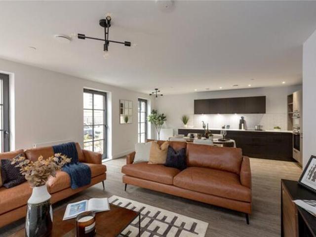3 Bedroom Apartment City Of Edinburgh City Of Edinburgh LS98477301