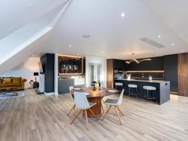 3 Bedroom Apartment Cobham Surrey LS100541146