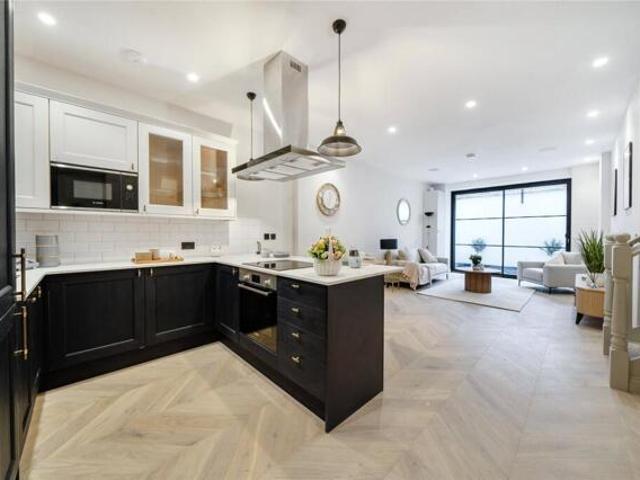 3 Bedroom Apartment Ealing Great London 99926161