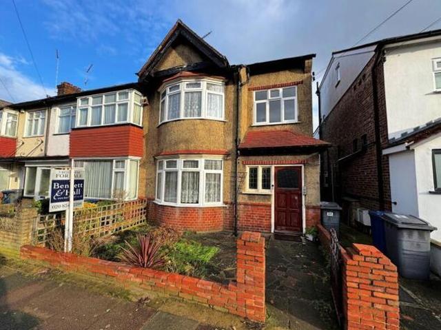 3 Bedroom Apartment Finchley Greater London LS98386785