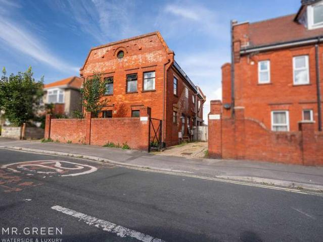 3 Bedroom Apartment Flat
