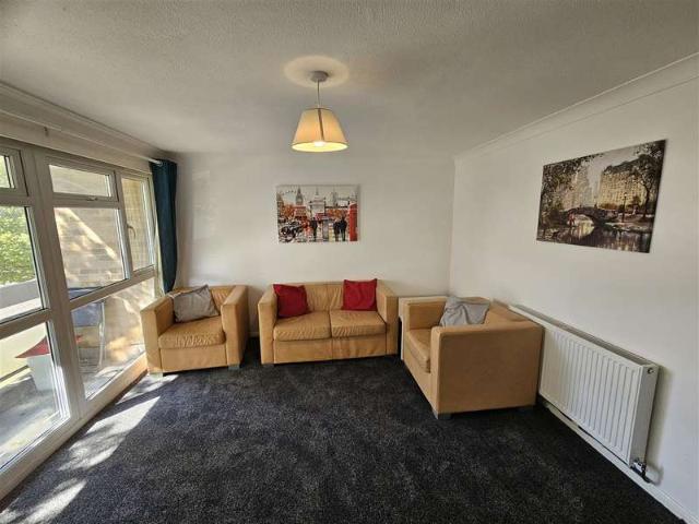 3 Bedroom Apartment Flat