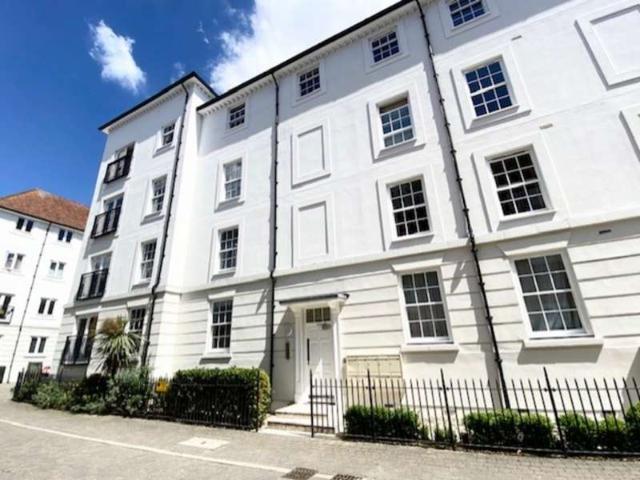3 Bedroom Apartment Flat