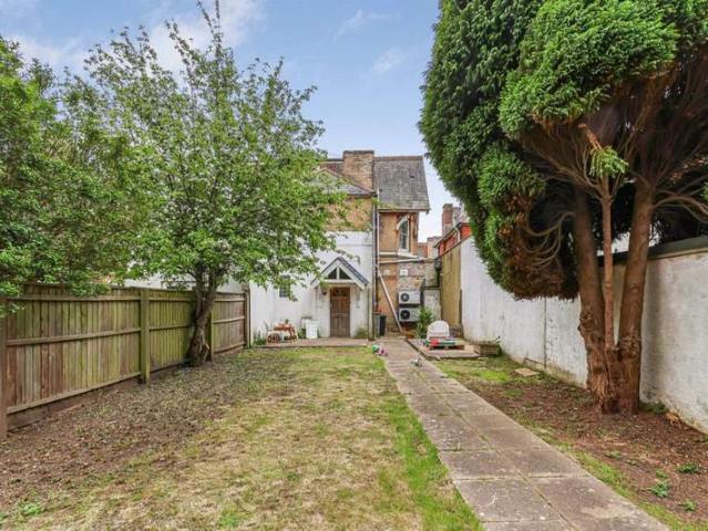 3 Bedroom Apartment Flat