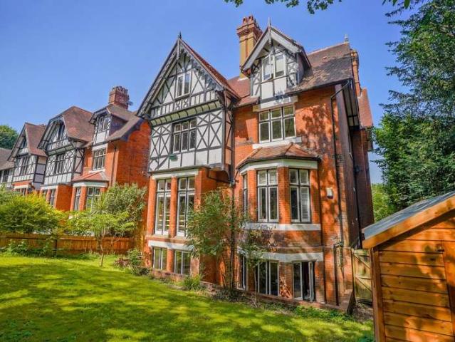 3 Bedroom Apartment Flat