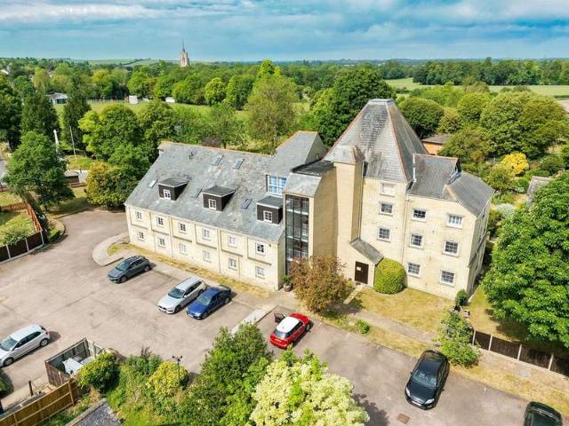 3 Bedroom Apartment Flat