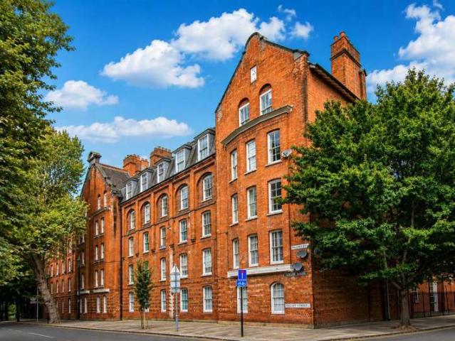 3 Bedroom Apartment Flat