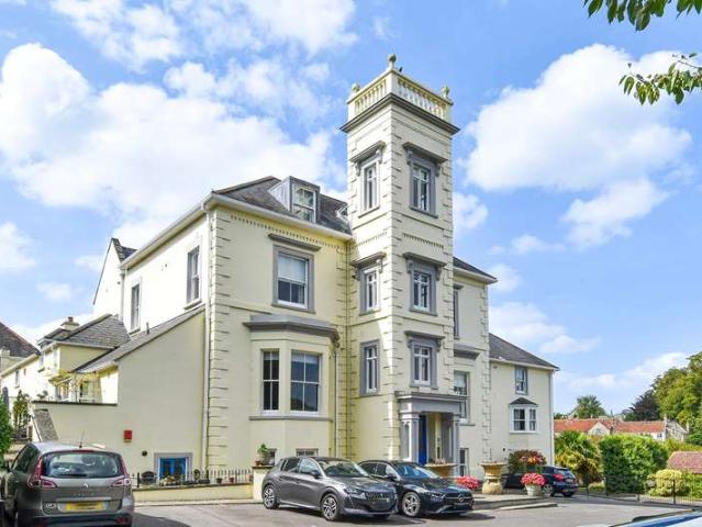 3 Bedroom Apartment Flat