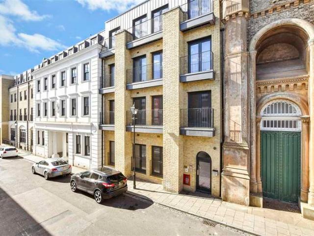3 Bedroom Apartment Flat