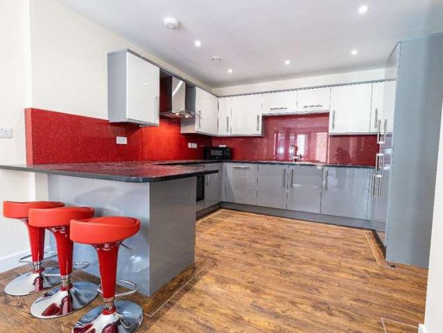 3 Bedroom Apartment Flat