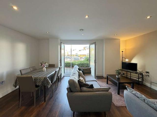 3 Bedroom Apartment Flat