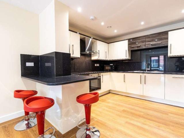 3 Bedroom Apartment Flat