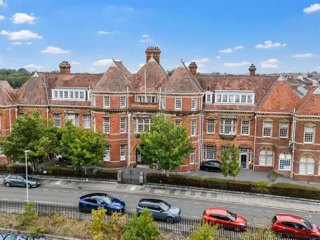 3 Bedroom Apartment Flat