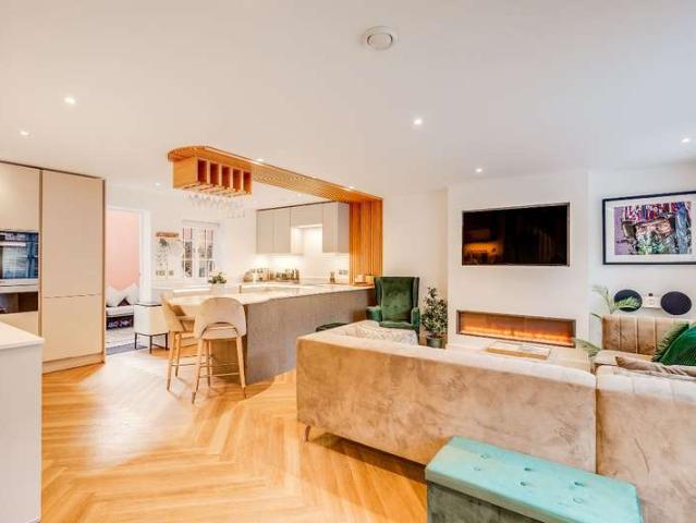 3 Bedroom Apartment Flat