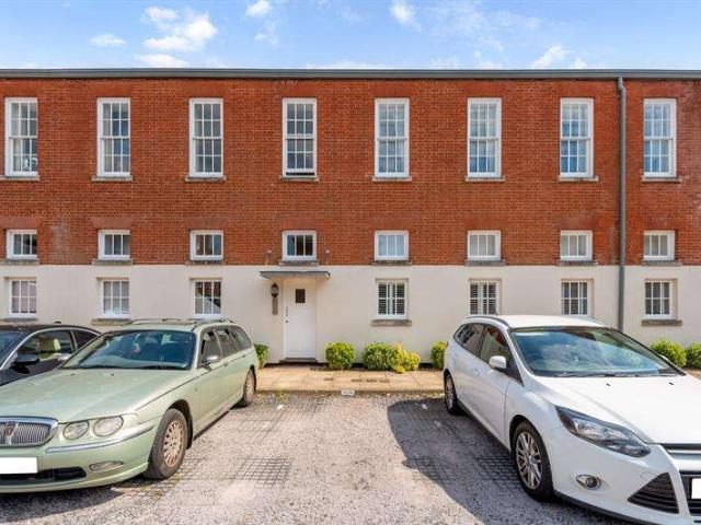 3 Bedroom Apartment Flat