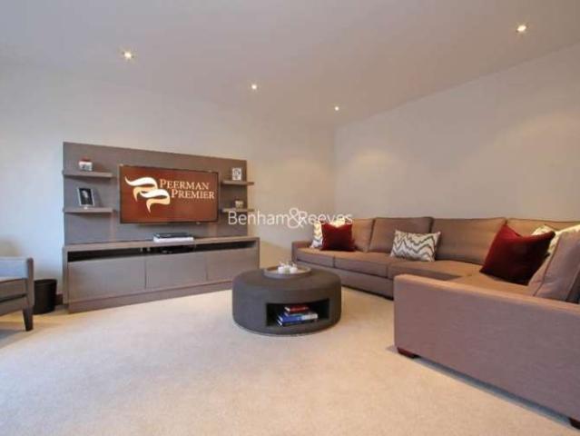 3 Bedroom Apartment Flat