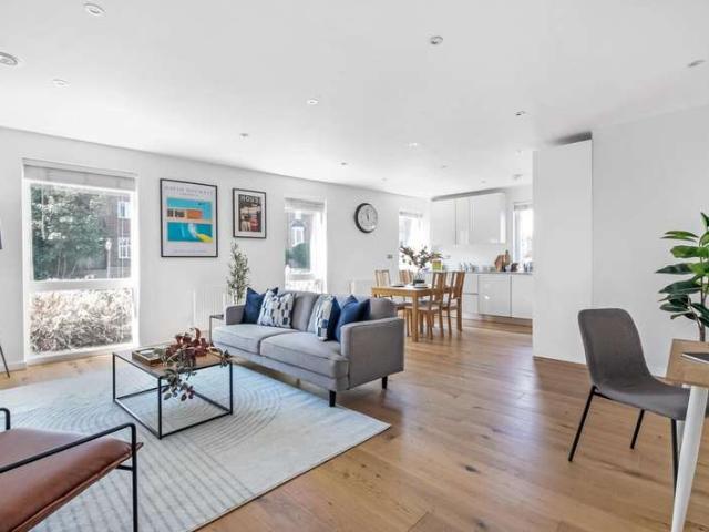 3 Bedroom Apartment Flat