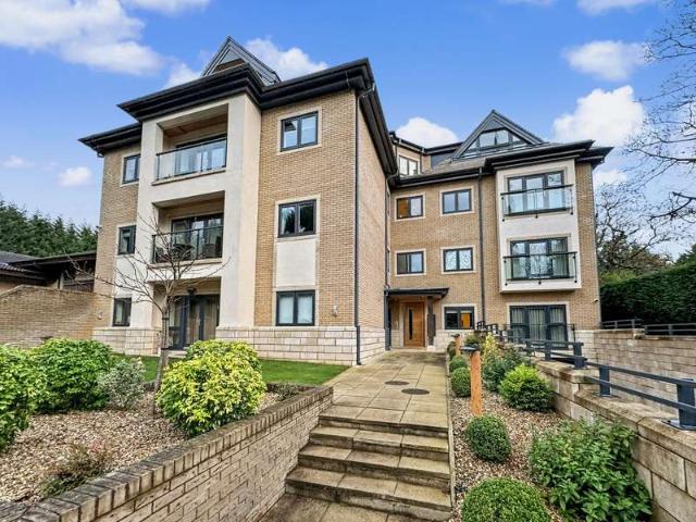 3 Bedroom Apartment Flat