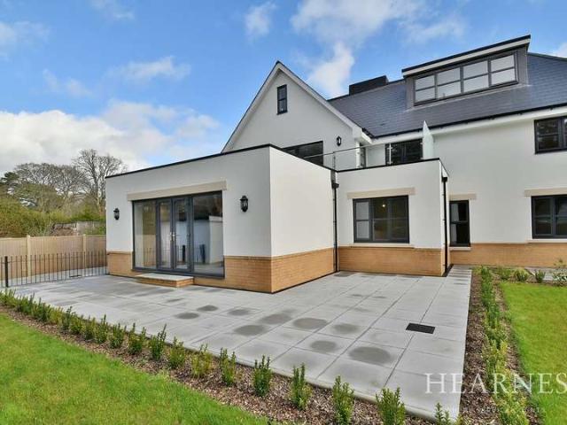 3 Bedroom Apartment Flat