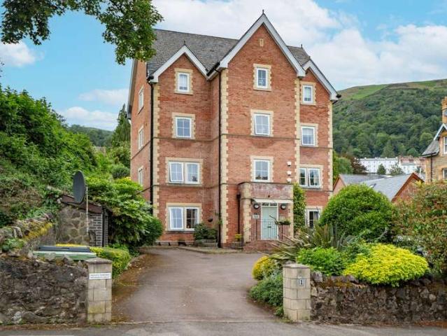 3 Bedroom Apartment Flat