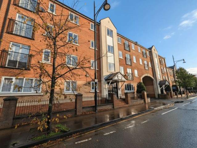 3 Bedroom Apartment Flat