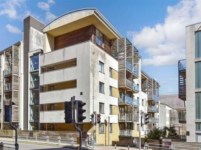3 Bedroom Apartment Flat