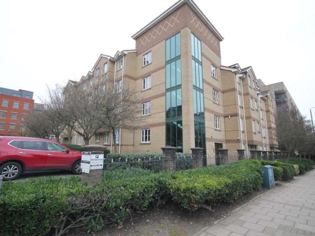3 Bedroom Apartment Flat