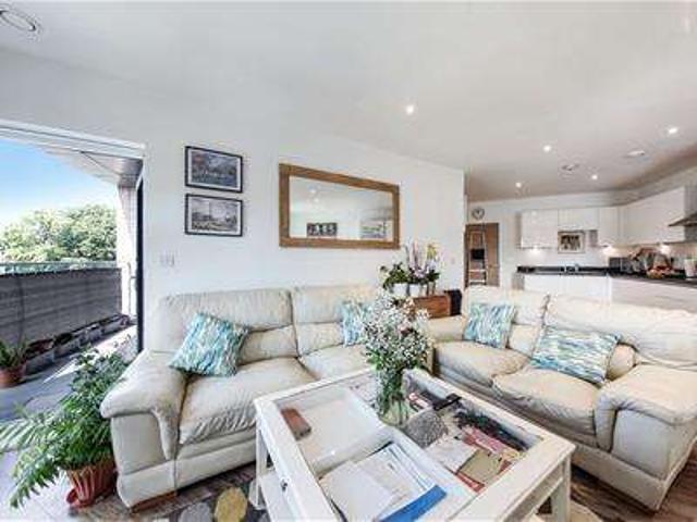 3 Bedroom Apartment Flat