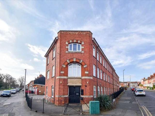 3 Bedroom Apartment Flat