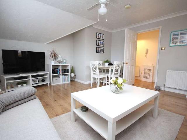 3 Bedroom Apartment Flat
