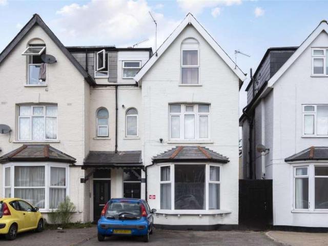 3 Bedroom Apartment Flat