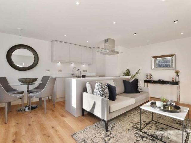 3 Bedroom Apartment Flat