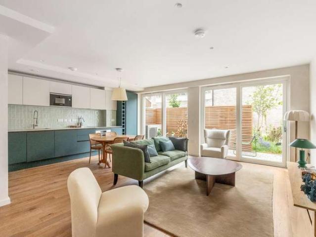3 Bedroom Apartment Flat