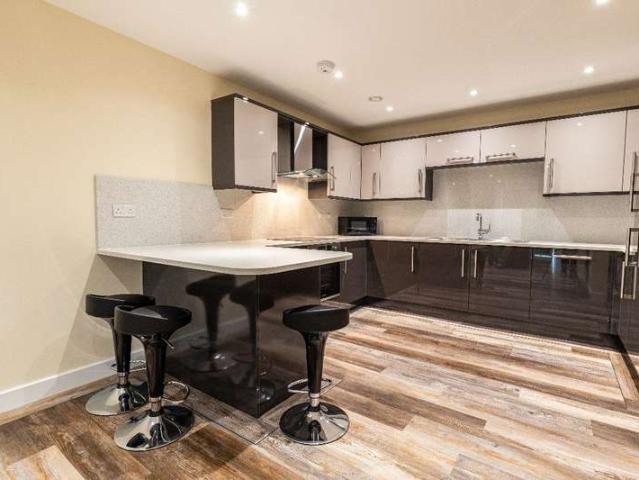 3 Bedroom Apartment Flat