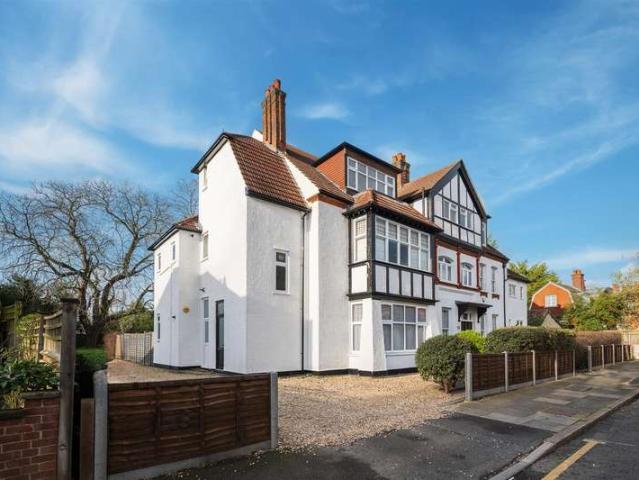 3 Bedroom Apartment Flat