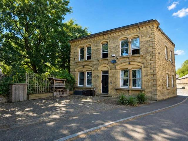 3 Bedroom Apartment Flat