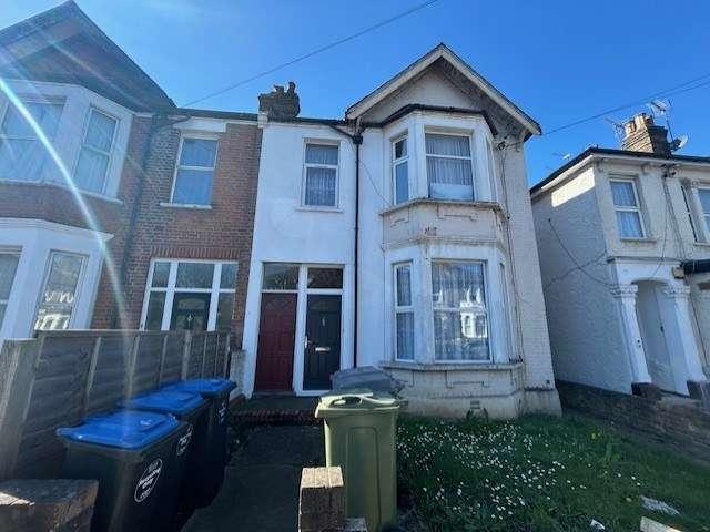 3 Bedroom Apartment Flat