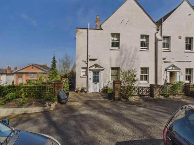 3 Bedroom Apartment Flat