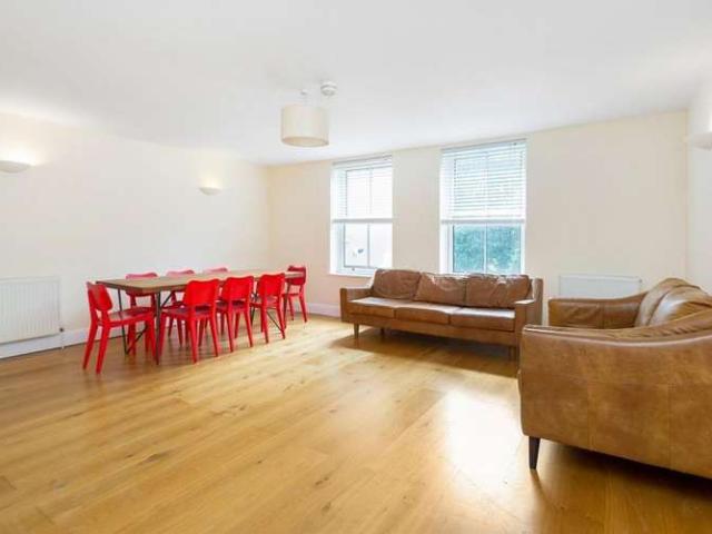 3 Bedroom Apartment Flat