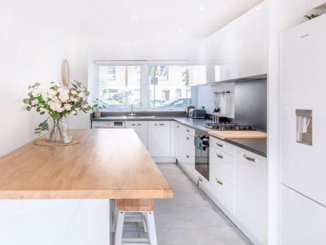 3 Bedroom Apartment Flat