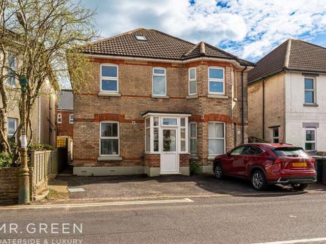 3 Bedroom Apartment Flat