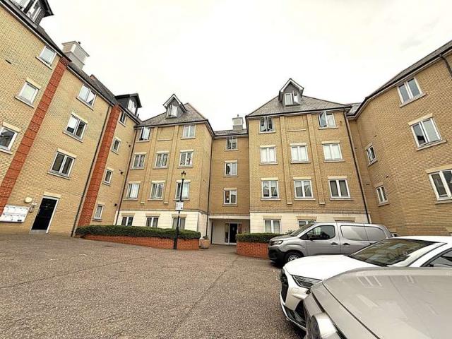 3 Bedroom Apartment Flat