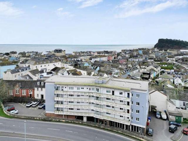 3 Bedroom Apartment Flat