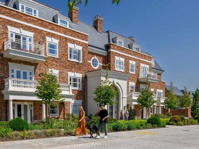 3 Bedroom Apartment Fleet Hampshire 96174098