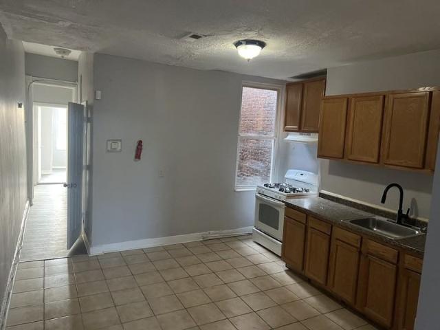3 Bedroom Apartment for Rent at Mcculloh St #2, Baltimore, MD 21201 Seton Hill